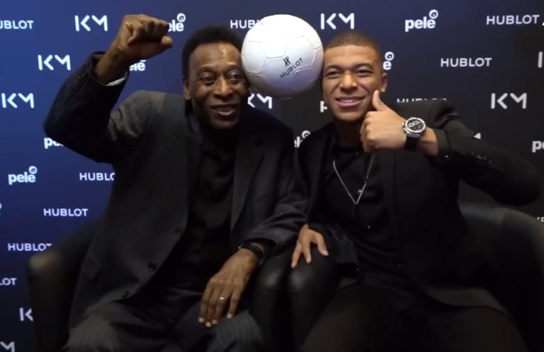 Mbappe Cheveux Rose - LaCélébrité