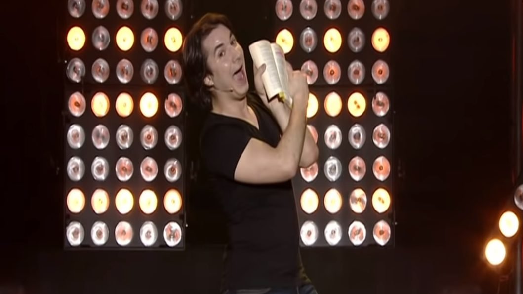 Jérémy Ferrari Femme (Couple & Compagne) - LaCélébrité